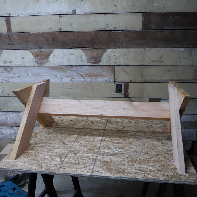 DIY 2x6 Outdoor Bench - Construct101